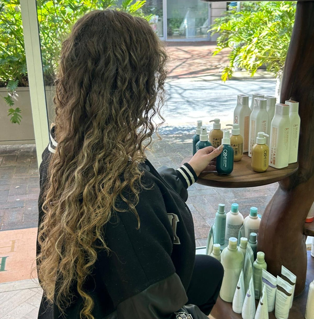 Curly Hair Cutting Salon – Expert Cuts for Perfect Curls